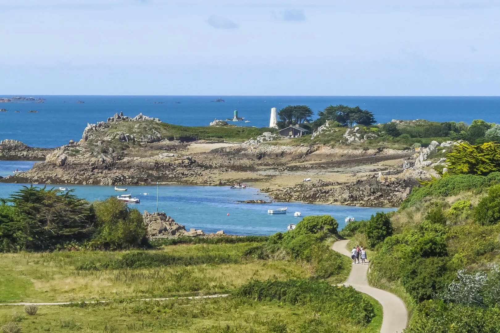 Parcours vélo le long de la côte de Granit rose