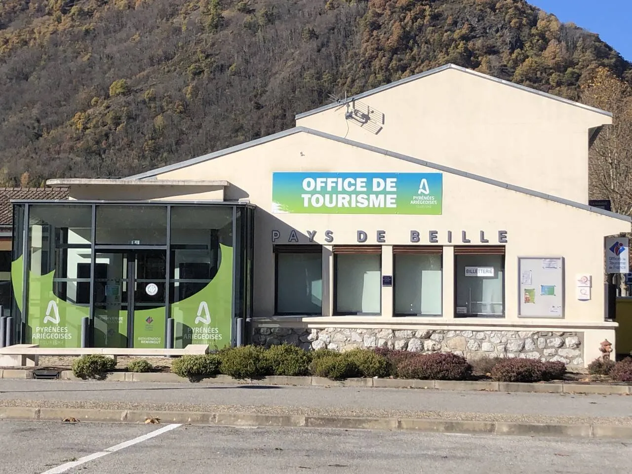 Office de Tourisme des Pyrénées Ariégeoises - Les Cabannes, Offices de ...