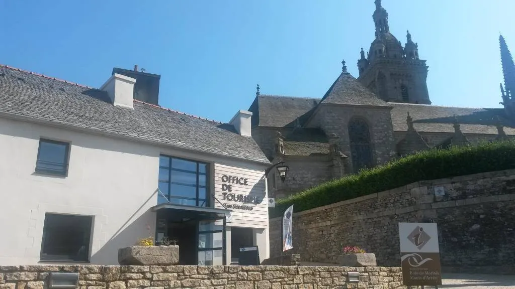 Office de Tourisme Baie de Morlaix - Accueil de Saint-Thégonnec ...