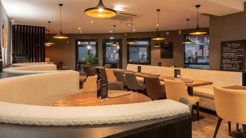 Brasserie l'Évidence, Restaurants à Neufchâteau