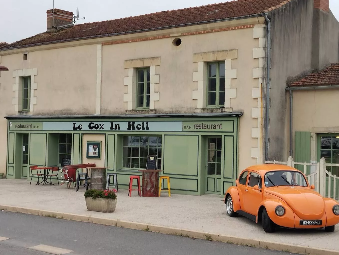 Le Cox In Hell, Restaurants à Saint-Martin-de-Sanzay